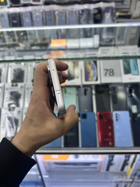 Srochna samsung S23 Fe yangi