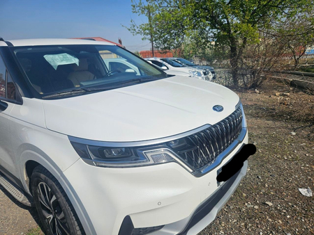 Kia carnival 2021
2021- yil
Rangi oq jemchuk 
Motor 3.500 cm kub