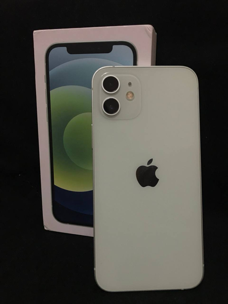 Iphone 12 ideal holatda