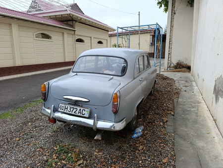 Maskvich 407 Benzin...
