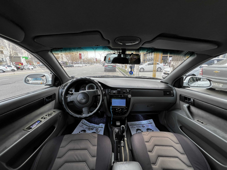 Продаю Chevrolet Lacetti 1,8