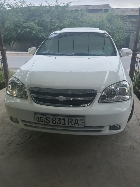 Chevrolet lacetti 2011