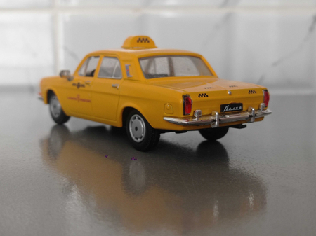 Коллекционная модель Волга такси, масштаб 1:43