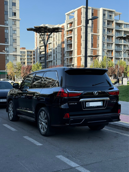 2016 Lexus LX570 