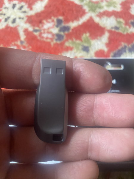 Usb fleshka sotiladi 512 GB