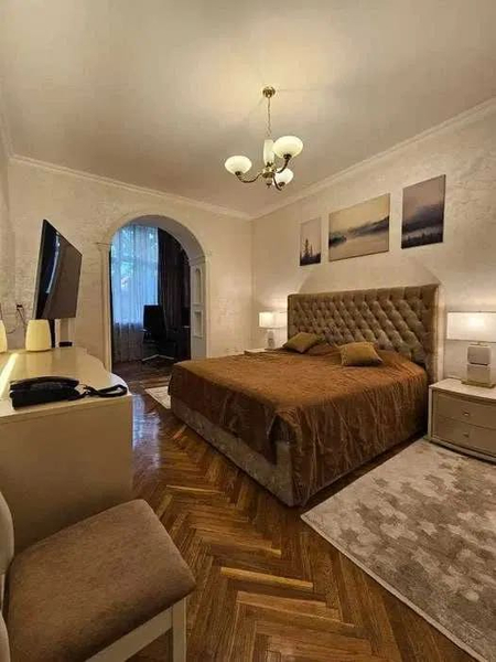 Продам квартиру 3/3/4 новая, Люкс, Шота Руставели, магазин Bosch.