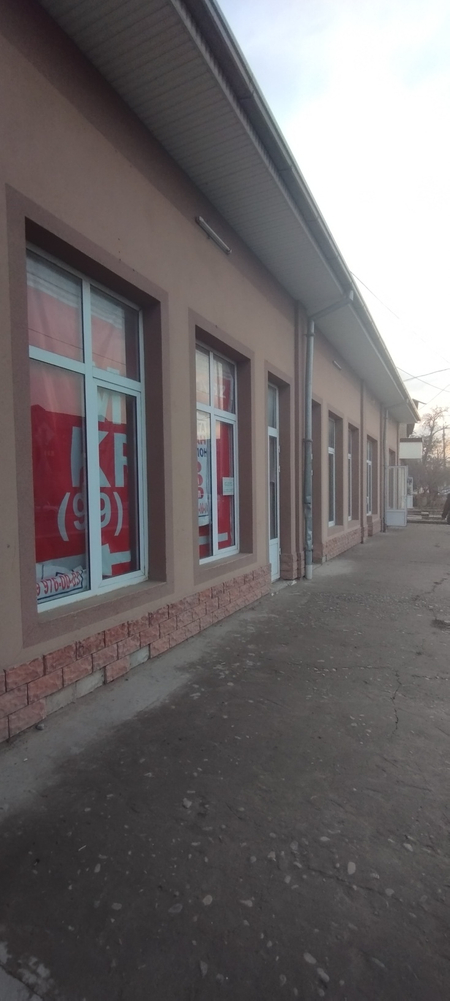 Продаётся здание в городе Янгиюле.