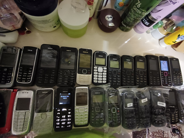 Assalom alekum telefonlar sotiladi Nokia Modeli 24ta Telefon 24 штук