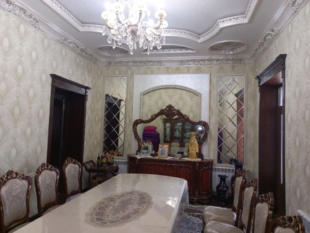 Ховли сотилади мебелари билан