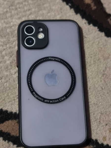 Iphone 12 sotiladi srochno 80%