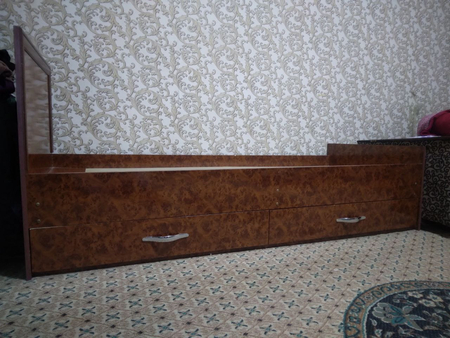 Mebel divan holati zor yangiday.