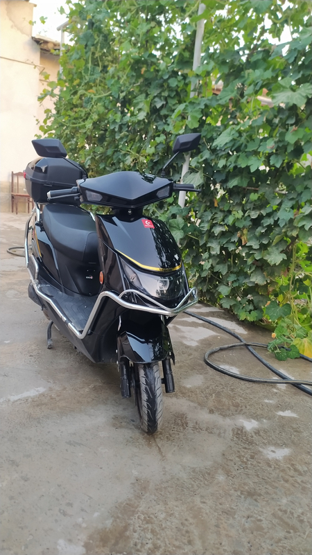 Elektro skuter sotiladi