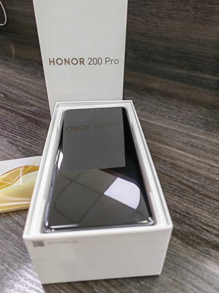 Honor 200 Pro 12/512GB в отличном состоянии полный комплект с гаранти