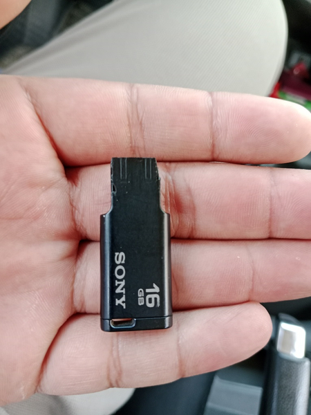Fleshka Sony orginali 16gb
