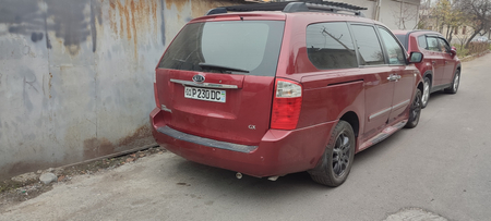 Киа карнавал 2008й