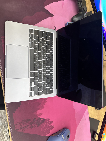 Macbook air M2 2023