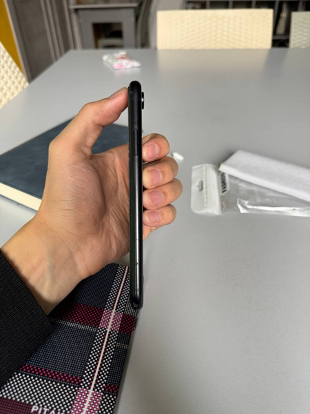 IPhone XR 64gb holati zor