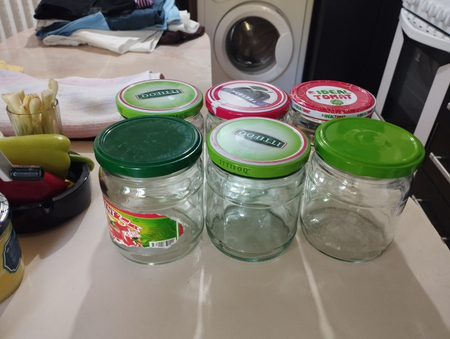 Продаю банки недорого