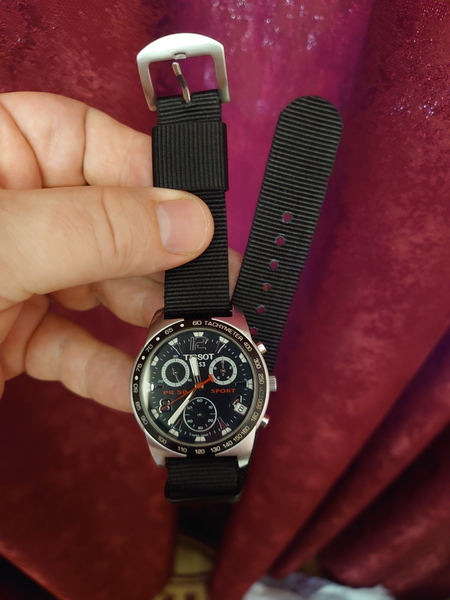 Срочно продам часы оригинальные часы Tissot pr50