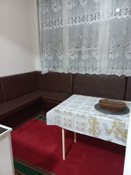 Сдаю 2ком./3/5 Юнусабад 17кв-л.12поликлиника.С ремонтом и обстановкой.
