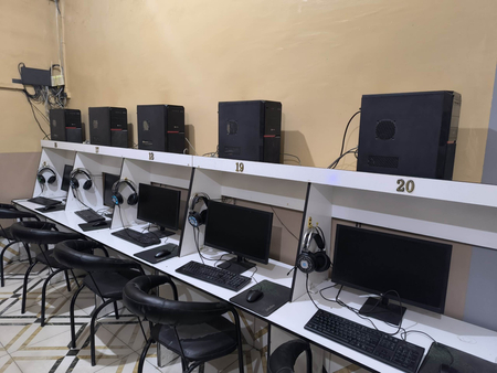 Kopyuterlar sotiladi Game Club