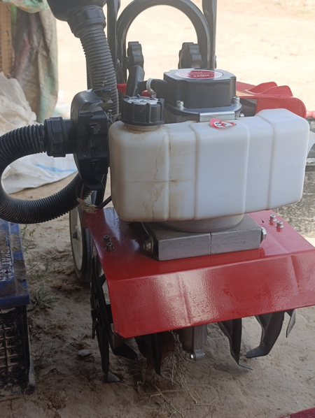 traktor kichkinasi srochna sotiladi narhi keliwiladi