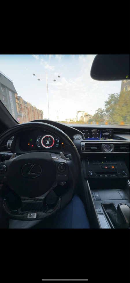 Продаю Lexus is250