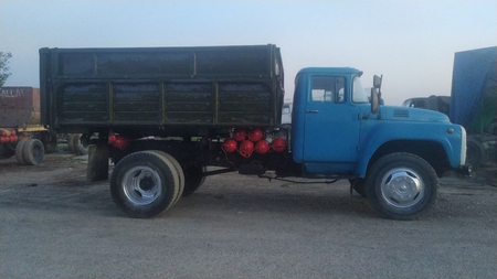 Zil sotiladi mator ural
