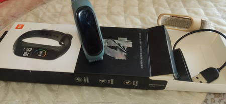Mi band 4 soat qôlga