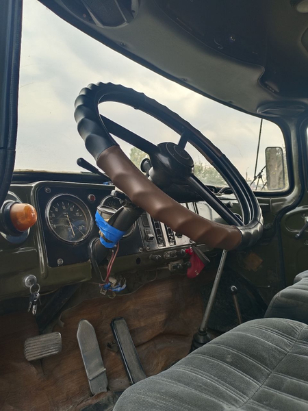 Zil 130  Mator URAL yengi qilingan