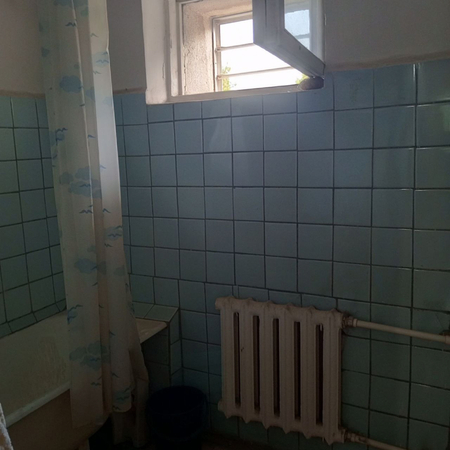 Продается 1 комнтаная квартира Ц-6 77 серия кирпич Пожарка финансовый