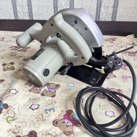 Продаётся (CROWN )большая Пчёлка 185mm*1200w