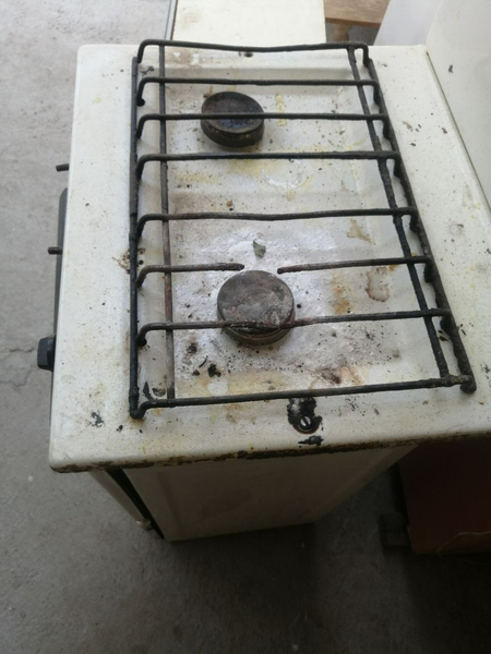 Продам газовю плиту
