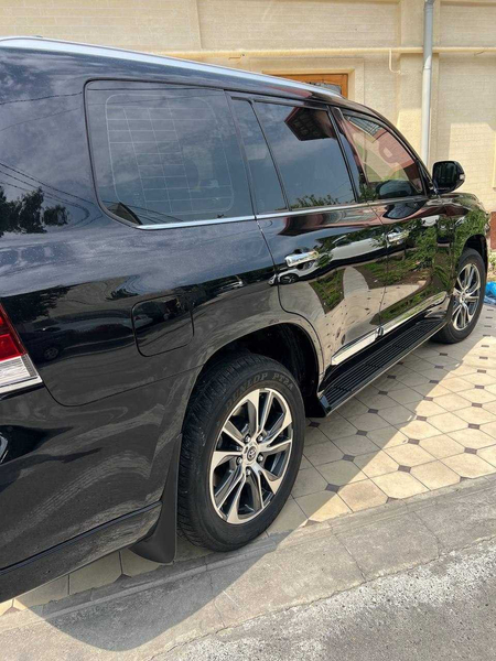 Toyota Land Cruiser 200 V8 2019 год