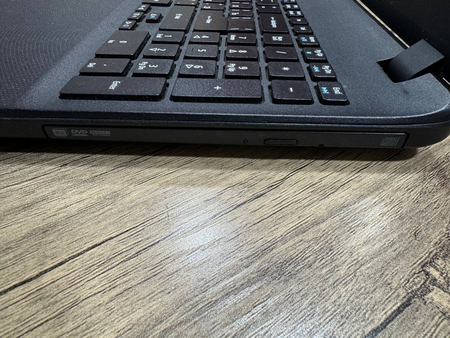 Acer noutbuk sotiladi