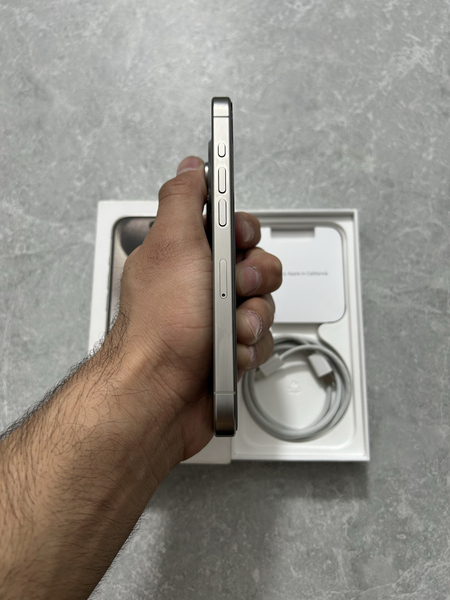 iPhone 15 Pro 256GB Natural Titanium