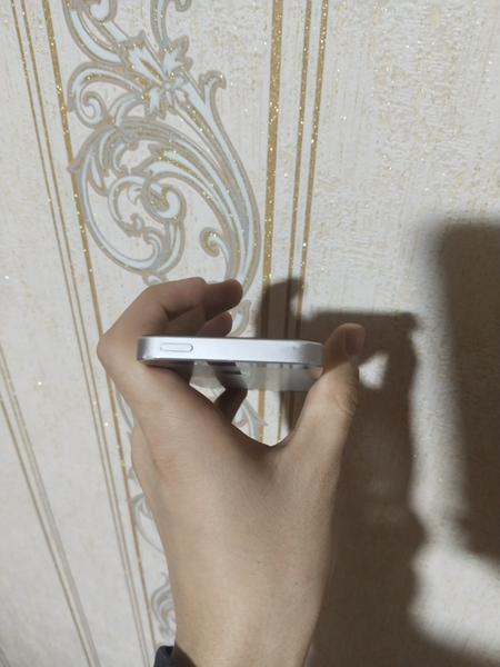iPhone 5 SE 16 tali