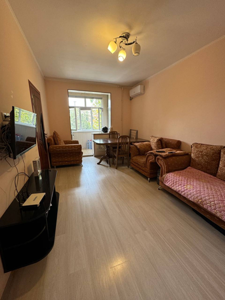 Продам квартиру 2/3/5 на Художники ,бий ,буз 1