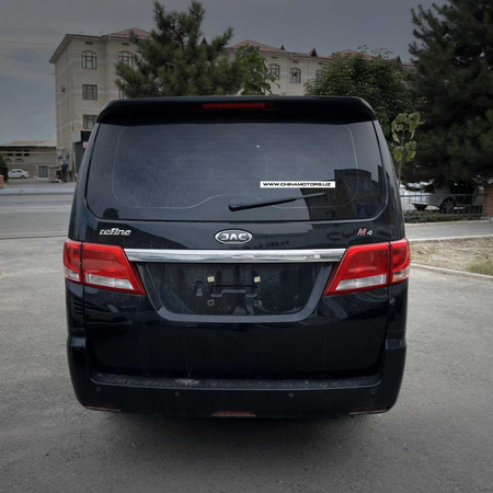JAC M4 minivenlari 9 va 11 kishilik