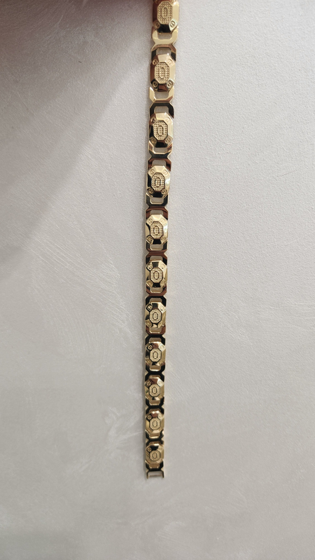 Золотой браслет в стиле Cartier