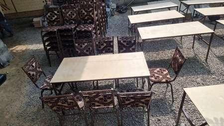 Prakatga chiqarsh uchin stollar tayyorlemiz