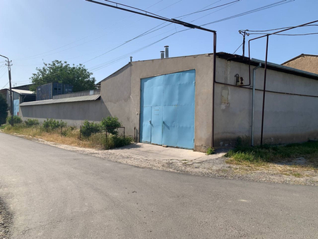 Uy sotiladi Keles Abdurahmonovda hovli 7.5 sotix