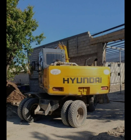 Hyundai ekskavator sotiladi