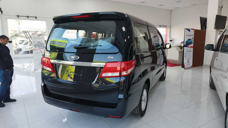 JAC M4 комфорт ва оптимал бўлган 11 ўриндиқли микроавтобус.