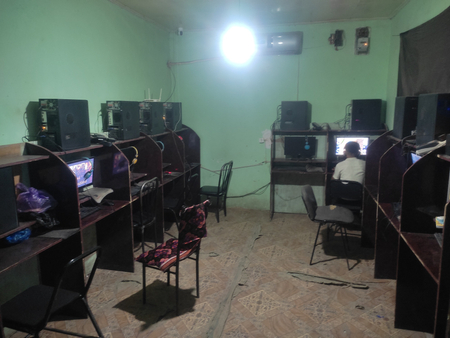 Компьютер лар ва PS 3 Лар сотилади
