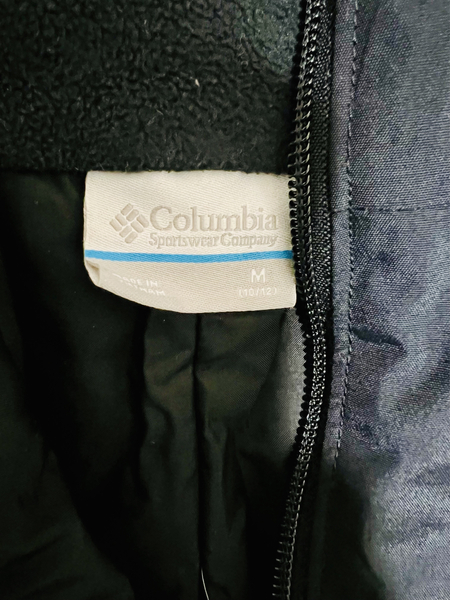 Продаётся зимний комплект. Горнолыжная куртка wedze, комбез Columbia.