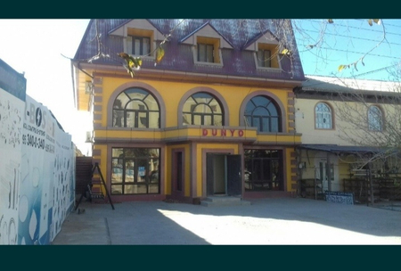 Нотурор бино сотилади.