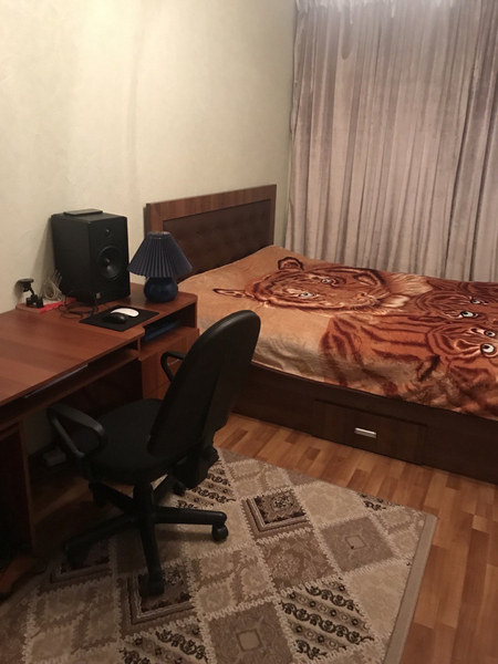 Продаётся 3-х комнатная квартира в районе детской больницы, Чирчик