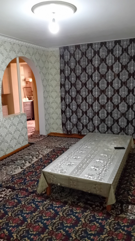 Uy sotiladi 2 qavat 2 xonali yevro remont  gaz sver suv bor