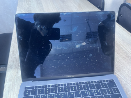 Macbook pro 2017 core i5 13 dyum 8/128